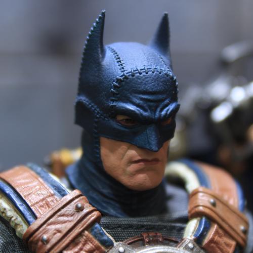 Jual 1/12 Custom DC Mezco Batman Gotham By Gaslight Bruce Wayne ...