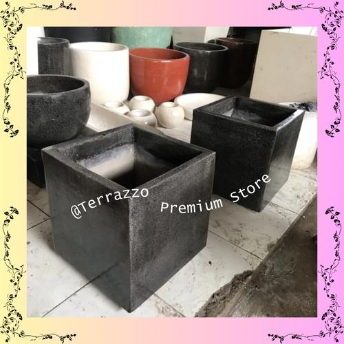 Jual pot teraso/terazzo tipe kotak persegi hitam - Kota Depok ...