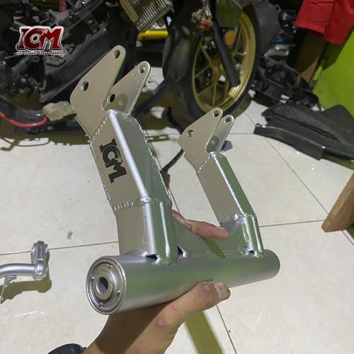 Jual Mounting Upsize atau mounting mesin naik aerox new/old original custom - Hitam - Kab. Tegal ...