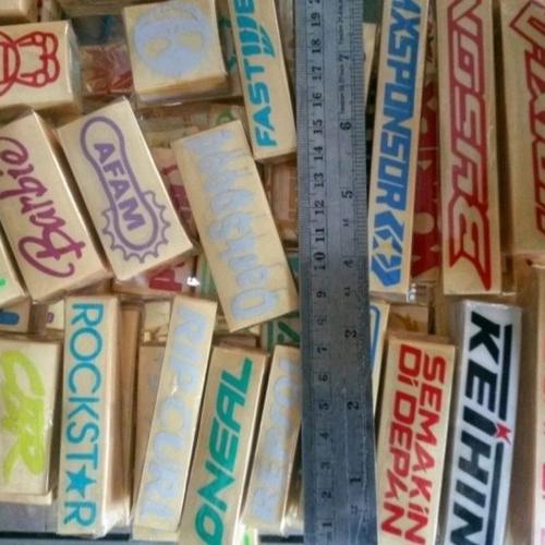 Jual cutting stiker custem / stiker logo perusahaan / stiker hologram ...