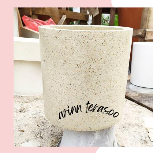Jual Pot Taman Teraso Tabung Cantik Natural Glossy - Kota Depok - Arinn ...