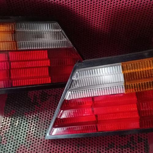Jual Lampu Belakang Tail Light Mercedes W124 Kuning Amber NOS - Jakarta ...