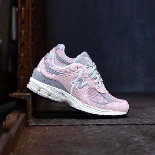 Jual New balance 2002r orb pink (Resmi PT MAP) - Kota Depok - vanskuy21 ...