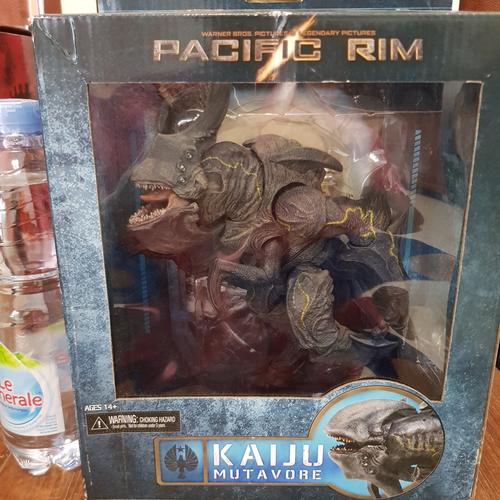 Jual pacific rim kaiju mutavore action figure bekas mulus lengkap ...
