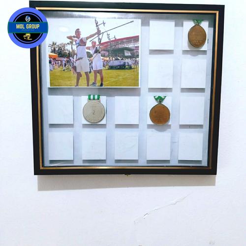Jual Bingkai Medali Frame Medali Minimalis - Hitam Kaca Mika, 15 Medali ...