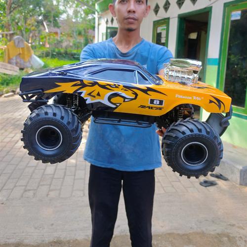 Jual mobil remote control offroad kalah 1 banding 10 ukuran jumbo mesin ...
