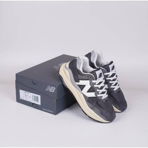 Jual Sneakers NB 5740 Dark Grey - Dark Grey, 42 - Kota Bandung ...