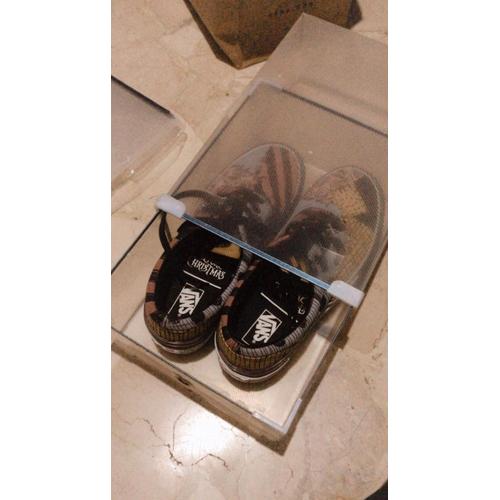 Jual BARU KOTAK SEPATU TRANSPARAN BUKA SLIDE RING DENGAN SUDUT PLASTIK ...