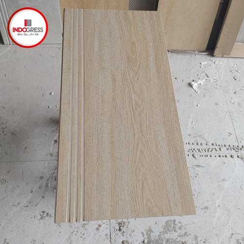 Jual granit pijakan anak tangga/trap tangga motif kayu natural 30x60 ...