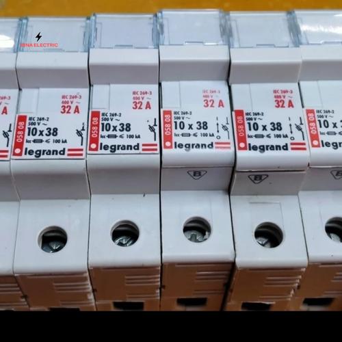Jual Rumah Fuse Legrand 10x38 400v 05808 / Fuse Holder Legrand 10x38 32a 400 Volt - Jakarta ...