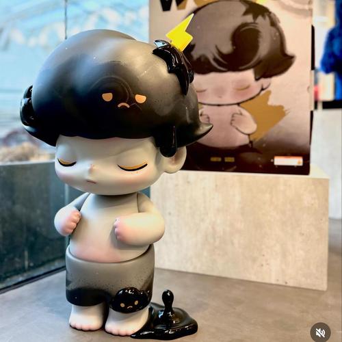 Jual Mega Dimoo World Thunder Storm Edition Figure 400% - Jakarta Timur ...