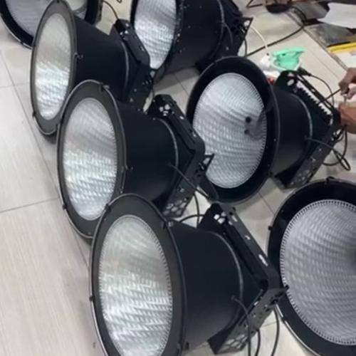 Jual Lampu Sorot Led / Lampu Tembak / Led Highbay 1000 Watt / 1000W ...