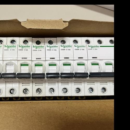 Jual MCB Schneider iC60N 6A, 10A, 16A 1Phase 10A, 20A 3 Phase - 20A 3P - Kota Cimahi - AfsaStore ...