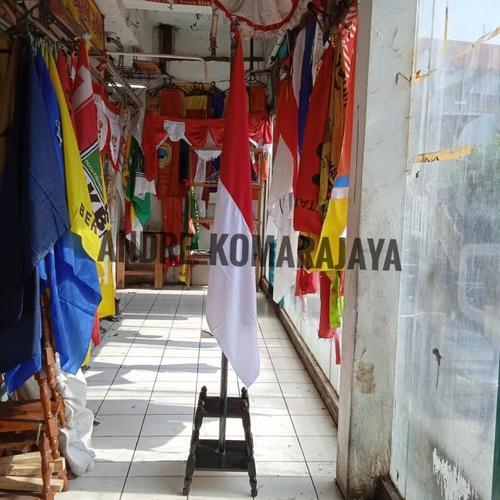 Jual Tiang Bendera Ruangan Lobang 1 Dan Bendera Merah Putih Ukuran ...