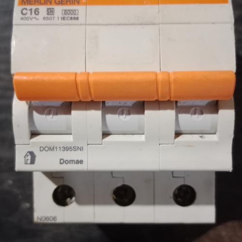 Jual mcb merlin gerin domae 3phase original. - Kota Surabaya - Sinar_jaya_electrical | Tokopedia