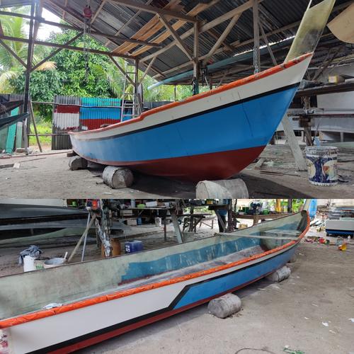 Jual Kapal Perahu Full Fiberglass Sampan Boat Nelayan Model 5.5M x 1.4M ...