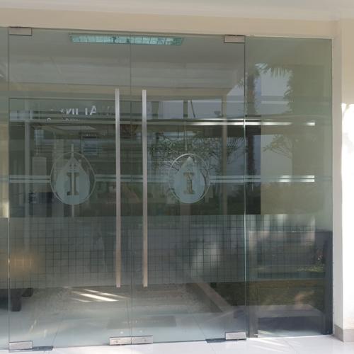 Jual Pintu Fitting Kaca Tempered - Jakarta Selatan - Madanikaca | Tokopedia
