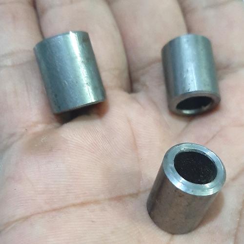 Jual Boshing As Baut M8 (kunci 12/13) bahan besi panjang 15mm harga ...