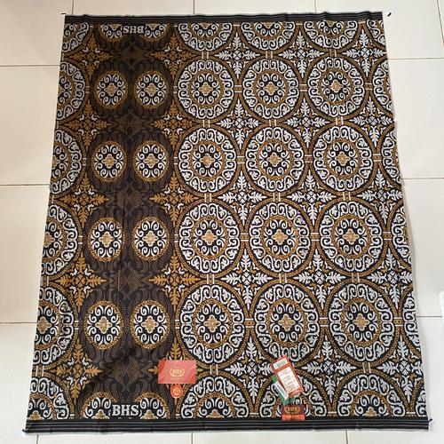 Jual Sarung BHS Infinity Gold CBA Motif Batik Original With Box ...