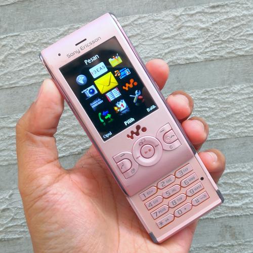 Jual Hp jadul sony ericsson Walkman W595 mulus hp unik hp langka normal - Kab. Kuningan ...