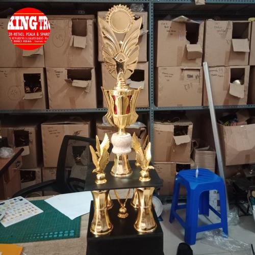 Jual piala trophy kaki 4 custom - Jakarta Barat - king trophy jakarta ...