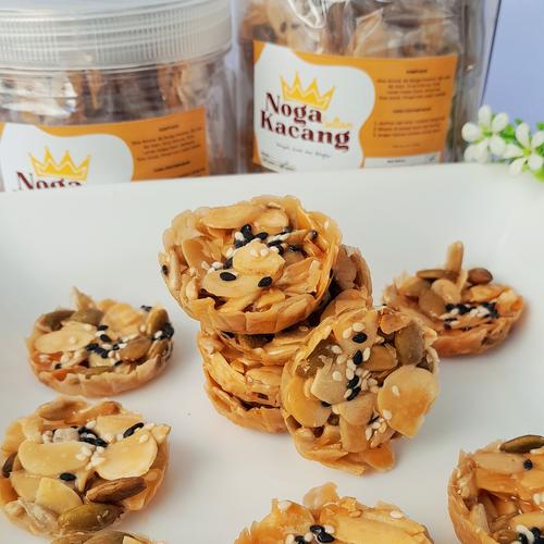 Jual Noga Kacang Sultan/ening enting Kacang/Kue Kacang/Crispy Almond ...