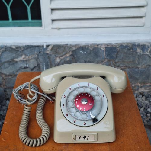 Jual telepon putar jadul lawas antik vintage kuno retro warna krem ...