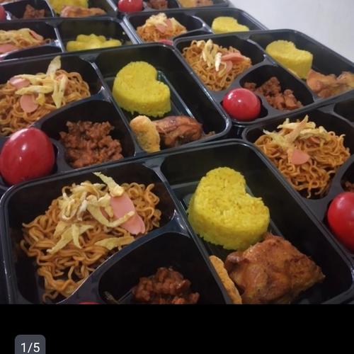 Jual nasi kuning bento/nasi ulang tahun/nasi kuning/nasi bento/nasi ...