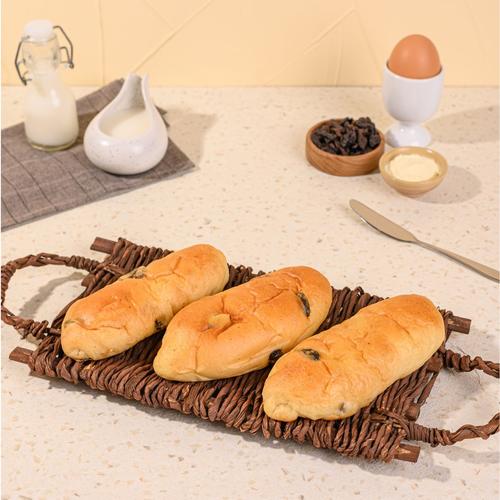 Jual Raisin Cream Cheese Bread Kaluna Cakes | Roti Isi Kismis dan Cream ...