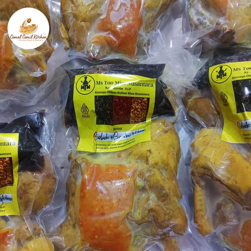 Promo Lauk Bebek Ungkep 1 Ekor + Sambal Hitam Madura + Sambal Cabe Merah Praktis Tinggal Goreng ...