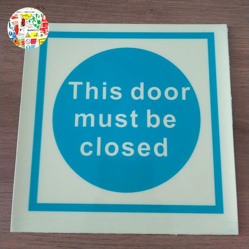 Jual 335801 Tanda wajib - Pintu ini harus tetap tertutup - Kota Depok ...