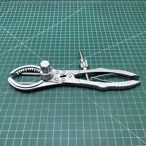 Jual Orthopedic Patella Resection Guide 71440391 Smith & Nephew (NY-467 ...