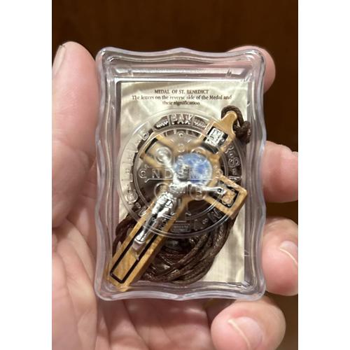 Jual KALUNG SALIB YESUS KRISTUS SANTO BENEDICTUS BAHAN KAYU OLIVE MODEL ...