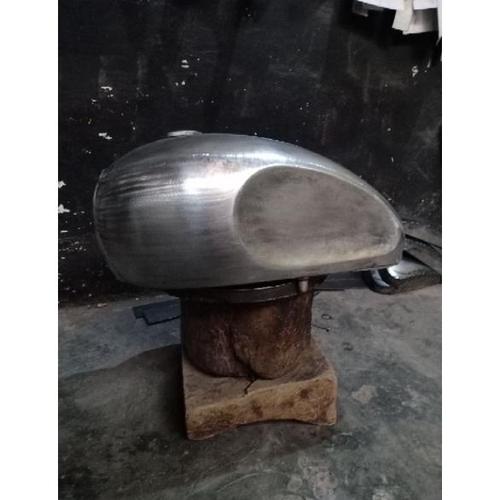 Jual tangki triumph,tangki british,tangki bobber,tangki benelli,tangki ...