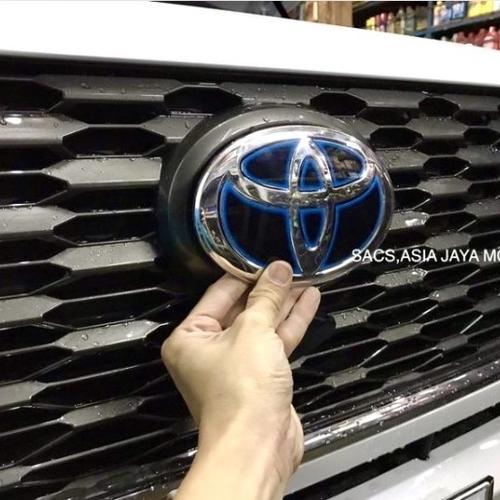 Jual Emblem Toyota Hybrid logo Innova Zenix tersedia depan belakang ...