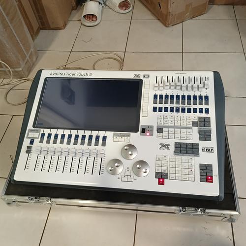 Jual MIXER LIGHTNING TIGER TOUCH II AVOLITES V.16 NEW MODEL - Jakarta ...