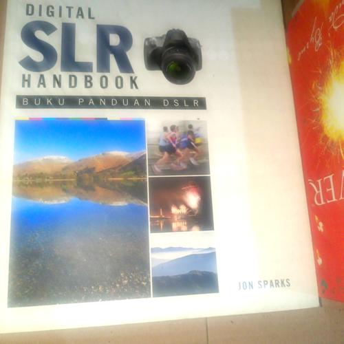 Jual Buku Fotografi judul DIGITAL SLR HANDBOOK kondisi mulus asli ...