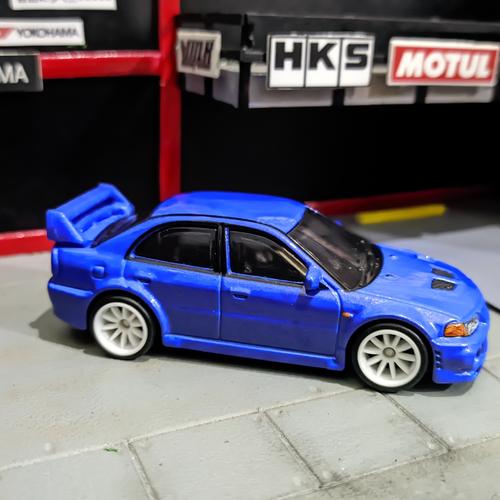 Jual Hotwheels Premium Mitsubishi Lancer Evo Modern Classic - Kab ...