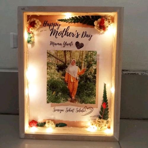 Jual Frame Bunga Edelweiss Led Kado Wisuda - Kado Ulang Tahun - Bingkai ...