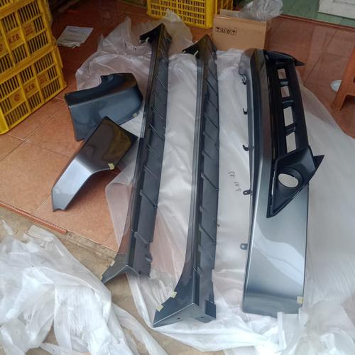 Jual Bodykit set Mitsubishi Xpander Ultimate old original grey - Kab ...