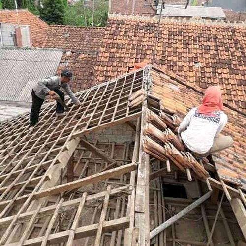 Jual bongkar atap lama pasang atap baru bajaringan+genteng kanmuri ...