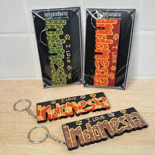 Jual Gantungan Kunci INDONESIA / Keychain Batik Kayu Souvenir oleh oleh ...