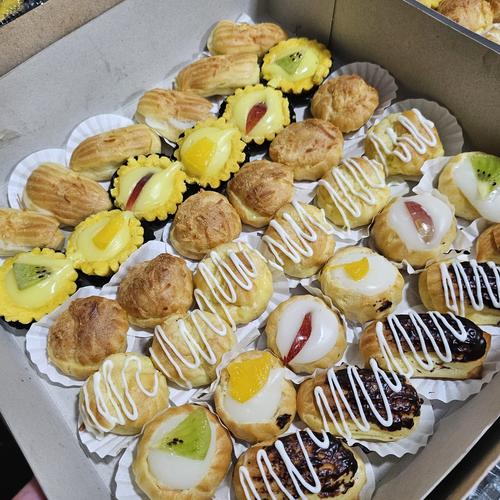 Jual Mini Soes Mini Pie Buah Kue Basah Enak - Jakarta Timur - Toko ...