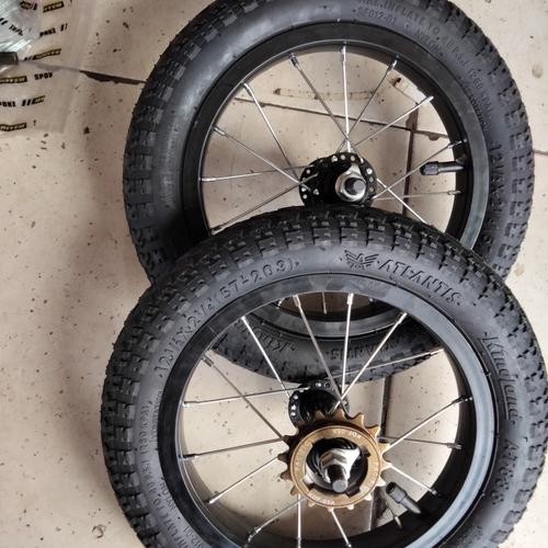Jual Velg sepeda ukuran 12 inc depan belakang lengkap dengan ban dan ...