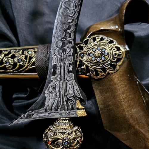 Jual Keris Jangkung Luk 3 Kinatah EMAS Pamor Tritik Untu Walang - Kab ...