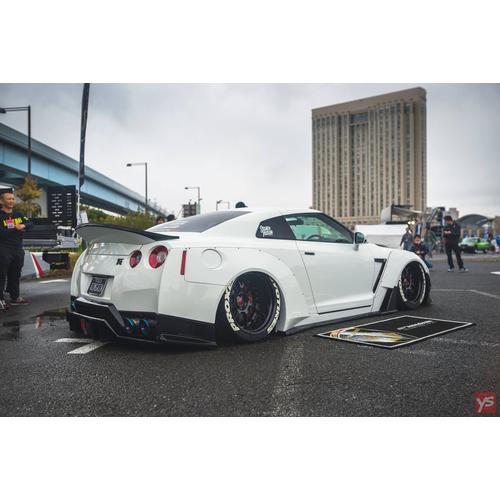 Jual Ducktail Nissan R35 GTR GTR35 Aimgain Original - Jakarta Utara ...