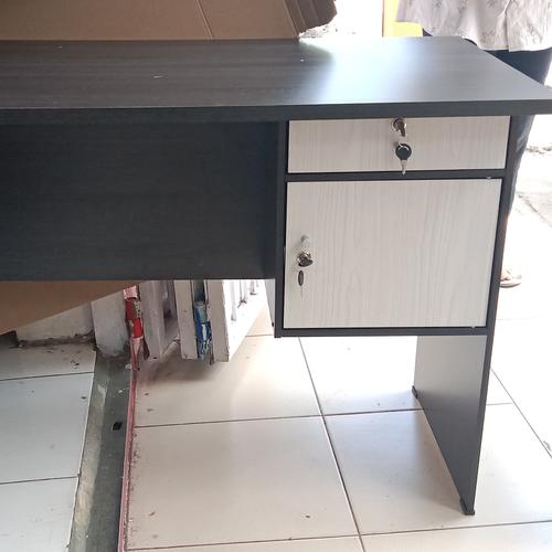 Jual Meja Kantor/ Meja tulis/ Meja Kerja/ Meja Panel 1/2 Biro Ivory ...