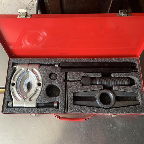 Jual Hydraulic Bearing Separator set IWT - Jakarta Utara - IWT Tools ...