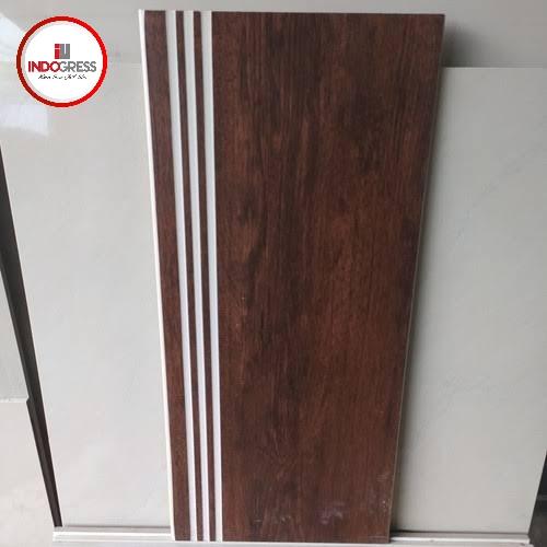 Jual list plint 10x60 step nosing motif kayu walnut indogress - Kab ...