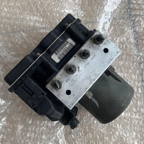 Jual modul abs actuator toyota alphard vellfire anh20 kode xz module ...